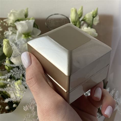Коробочка для кольца с подсветкой Weeding Marry Me золотистый глянец