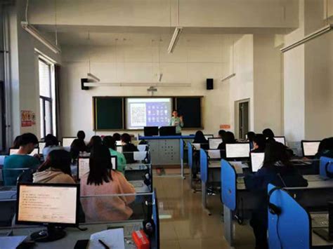 外国语言文学系举行听力实践技能提高讲座 河套学院外语系