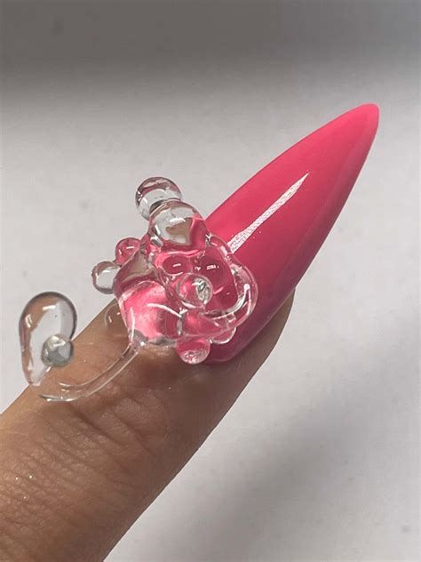 Björks Nail Artist Sojin Oh On Creating Surreal Talons Wallpaper
