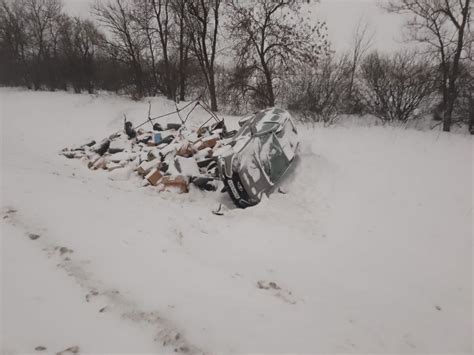 Машина с гуманитарным грузом для бойцов СВО из Оренбургской области перевернулась под Тольятти