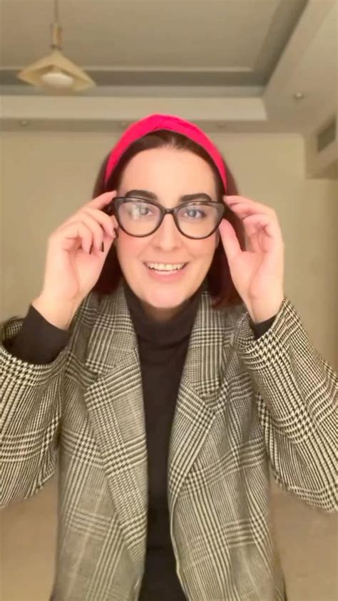 ‎آنی داستان‌نویس راوی‎ ‎ وقتی داشتم ضبطش می‌کردم‌ بارها لبخند زدم و لبخندم تلخ و محو شد