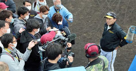 【虎将トーク＝囲み取材編】阪神・岡田彰布監督、けん制プレーに嘆き節？ 「サインはできたけど、呼吸が合えへんから（笑）」 イザ！