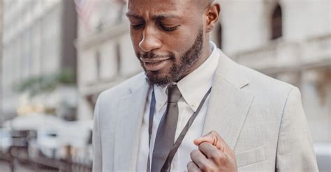 거래 거리 결단 금융 긍정적인 기쁨 기술 기업 깃발 남성 네트워킹 뉴욕 도시 도시 생활 도시 풍경 도시의 도심 독서하는 미국 미국 국기