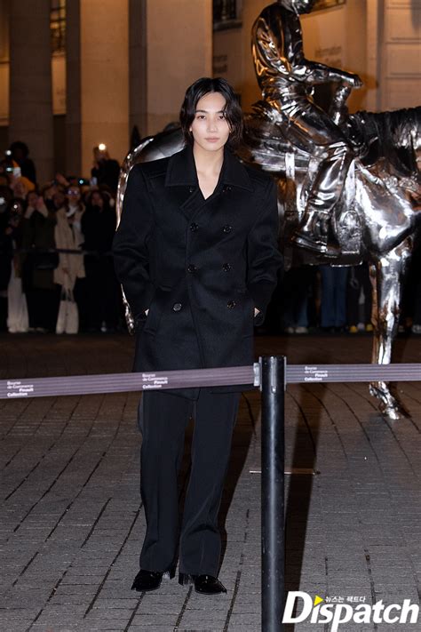 Pfw ”생로랑이 정한이다 정한 파리의 시크 종합 디스패치 뉴스는 팩트다