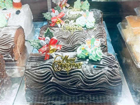 Traditional Choco Log Cake Thai Baang