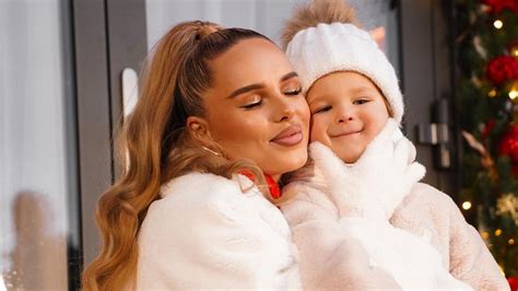 Ханна показала видео первых бьюти процедур 4 летней дочери и вызвала бурное обсуждение в Сети