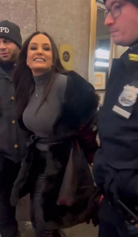 Ex Porn Star Lisa Ann Arrested At Comedian Matt Rife S Show And Dragged