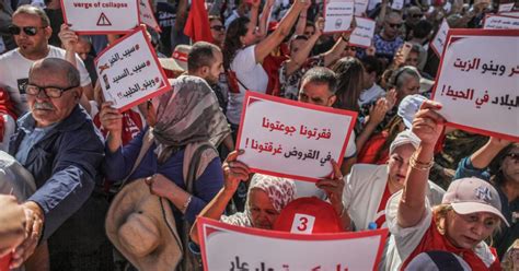 سنقف ضدها اتحاد الشغل يكشف تعهد حكومة تونس ببيع بنك ومصنع عام