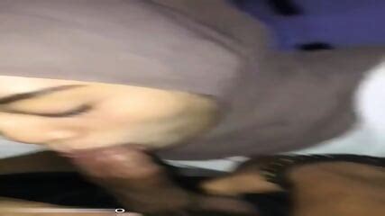 Hijab Cantik Bj Sepong Pacar Sambil Mabok