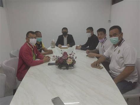 ขอรับการสนับสนุนเครื่องจักรกลจาก อบจ พะเยา เพื่อปรับปรุงซ่อมแซมถนนเพื่อการเกษตรที่ได้รับความ