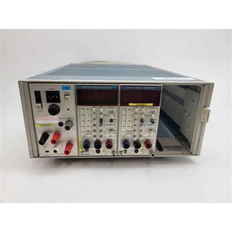 TEKTRONIX TM 504 Mainframe And 2x DM 501A Powered On Local Pick Up Only Repowered