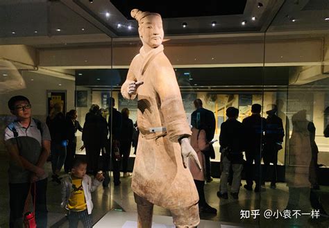 西安秦始皇陵兵马俑什么样？宏伟壮观让人惊叹，今天带你一探究竟 知乎
