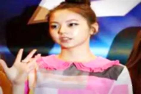 هیچ کس نمی‌تواند با این دختر زیبا ازدواج کند هرکسی او را لمس کند