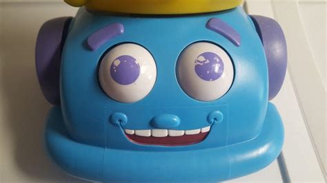 Playskool Dusty The Talking Vacuum Cleaner 1931557360