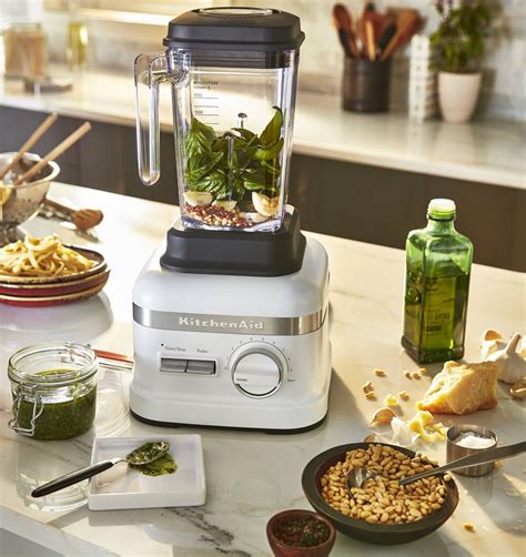 Der KitchenAid Blender High Performance bietet eine Kombination aus ...