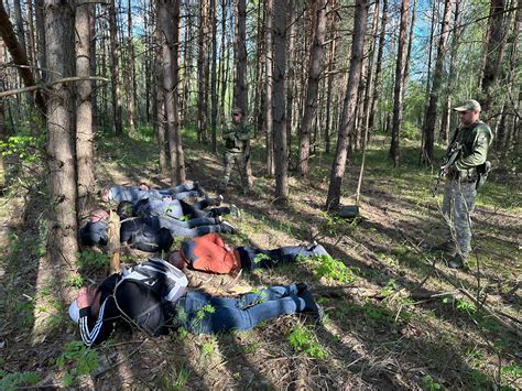 Їх повалили неначе скотів півдесятка чоловіків затримали за незаконний перетин кордону