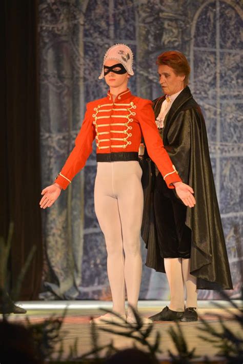 Dziadek Do Orzech W Spektakl Baletowy Nowohuckie Centrum Kultury Krak W