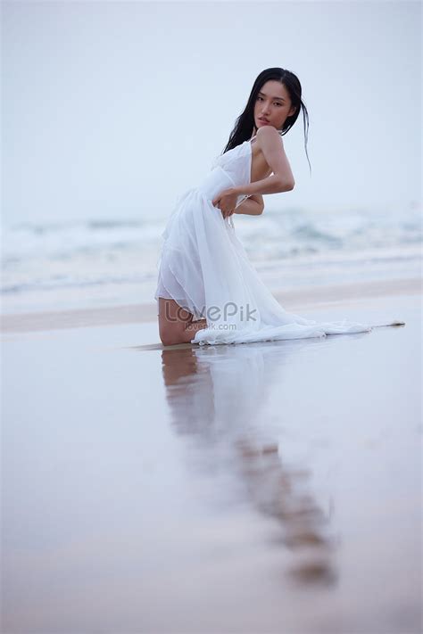 การเต้นรำริมทะเลที่สวยงาม ดาวน์โหลดรูปภาพ รหัส 501742370ขนาด 252 Mbรูปแบบรูปภาพ  Th