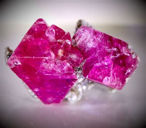 Gemstones Spinel Spinel Gemstone Natutal Spinel Mineral Specimen 300ct