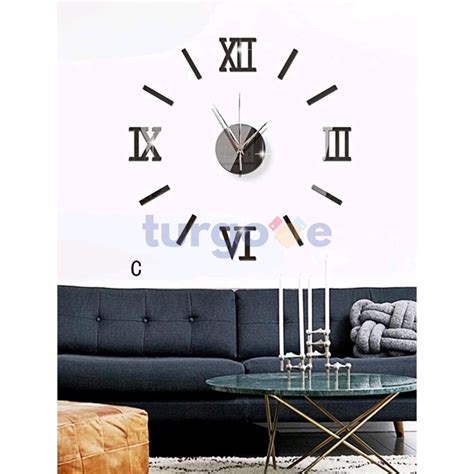 Самозалепващ стенен часовник 1947 на търг от