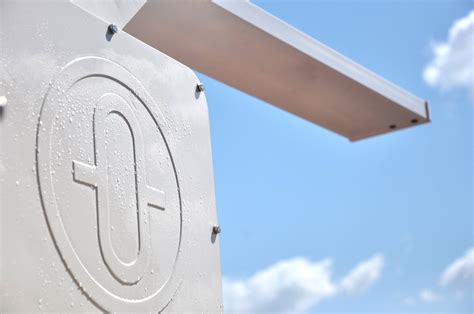 Raytheon Anschütz Unveils New Navigation Radar