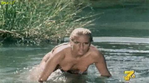 naked sabrina siani in incontro nell ultimo paradiso