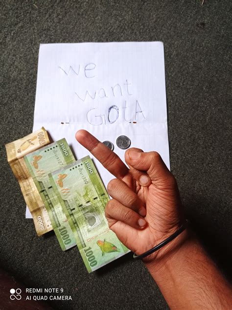 ශෂී අවුරුද්දට ඇඳුම් ගන්න හරි යාලුවනෙ