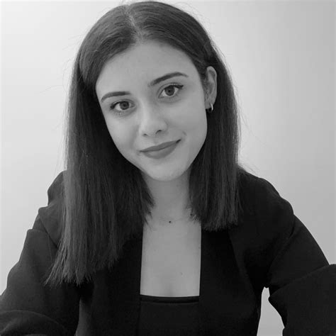 Klinik Psikolog Emel Çulha Koridor Psikoloji