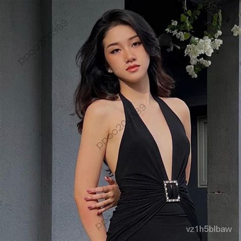 【臺灣出】夜店辣妹洋裝 美背鏤空設計感深v領掛脖連衣裙 夜店聚會派對洋裝a1 Bdf5 蝦皮購物