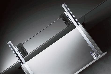 Ящик с тонкой боковиной доводчик + пуш Unihopper Magic Box HUGGEN