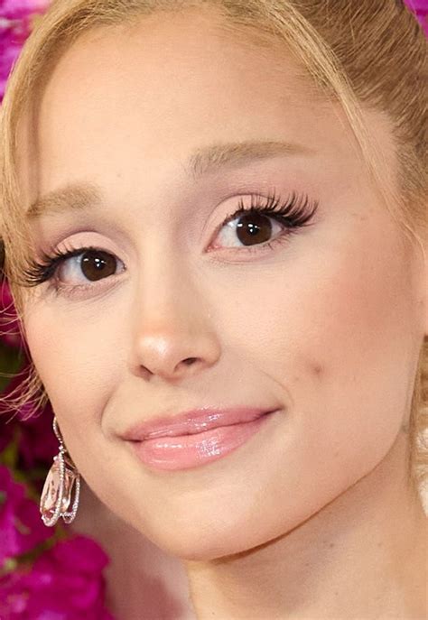 Oscars 2024 Best And Worst Beauty Looks Ariana Grande Makeup Bad Makeup Ariana Grande Eyes