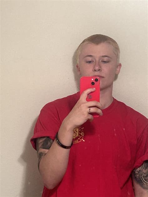 Though I Love The Buzz Do I Pass Better With The Buzz Or Longer Hair First Photo Is Most