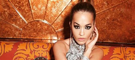 Rita Ora Το σέξι βίντεο από τα Backstage φωτογράφισης για το περιοδικό