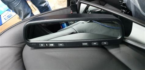 콜로라도 자동백미러 폴딩 전문점에서 콜로라도 룸미러 하이패스ecm 시계 볼트메타 타입으로 장착 후진지자동비사등 보조 스톱램프