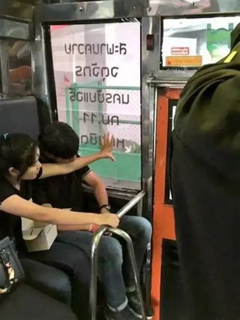 Aksi Nyeleneh Orang Yang Lagi Pacaran Ini Bikin Geleng Kepala Hot