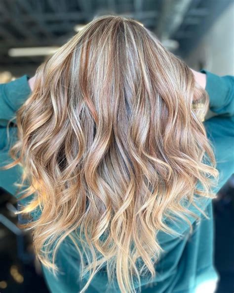 Blonde Hair With Copper Lowlights Is The Hottest Dimensional Style This