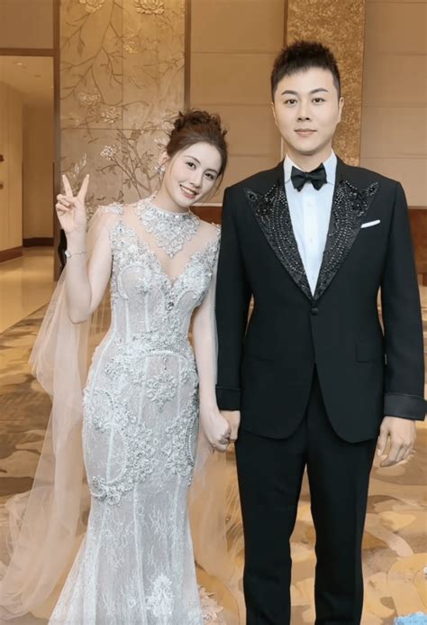王思聪前任甜仇直播婚礼现场新郎被曝是官二代证婚人来头不小