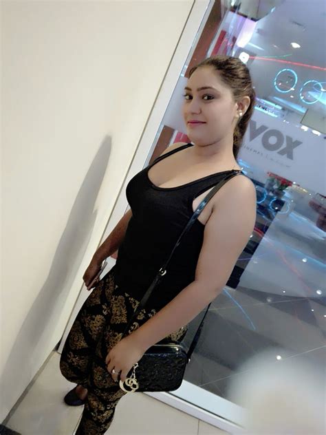 Hira Sexy Pakistani Boobs Escort In Dubai