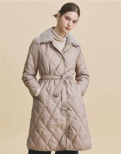 포스티 헤지스 여성 베이지 니트카라 디테쳐블 구스다운 점퍼hsju3d001i2