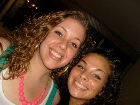 Foto De Christina Pica And Her Friend Sonia Davis