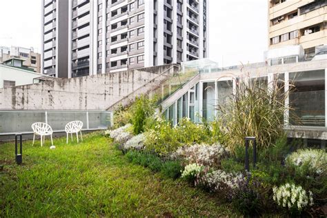 Atelier Gratia Completes Angular Concrete Courtyard House In Taiwan