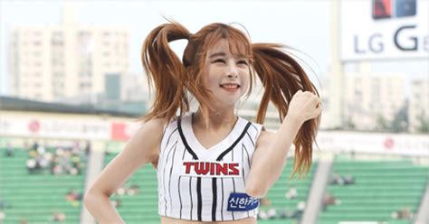 [md포토] 치어리더 최하윤 만화 찢고 나온 미모