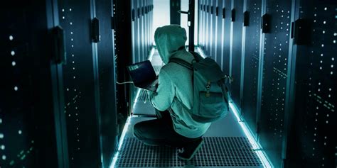 试用期被劝退，程序员删库跑路被判刑十个月！网友：公司的权限管理也值得关注微盟数据代码