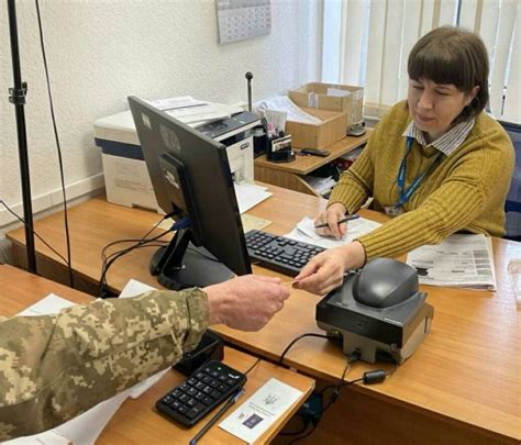Полтавщина міграційники продовжують документувати військових Державна міграційна служба України