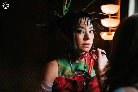 Pyra ศิลปินไทยออกเพลงในอังกฤษ คนอายุต่ำ 30 น่าจับตาของ Forbes และเสียงต้นฉบับเพลงค่าน้ำนม