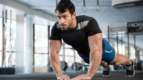 7 Best Tricep Push Ups To Build Strong Muscular Arms
