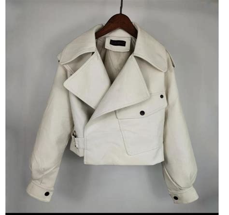 Стильна кожанка бомбер — ціна 1000 грн у каталозі Куртки Купити жіночі речі за доступною ціною