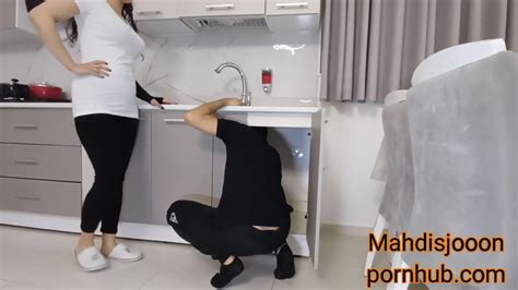 سکس ایرانی با لوله کش حشری جای دستمزد بهش کوس دادم ، داستانی پر از