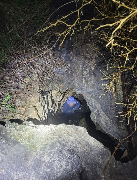 동굴인데 물이 깊다며 연락두절…우물에 빠진 70대 19시간 만에 구조