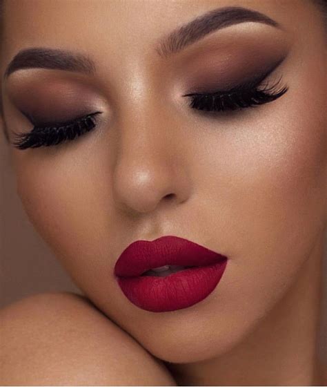Glam Makeup Red Lips Smokey Eyes